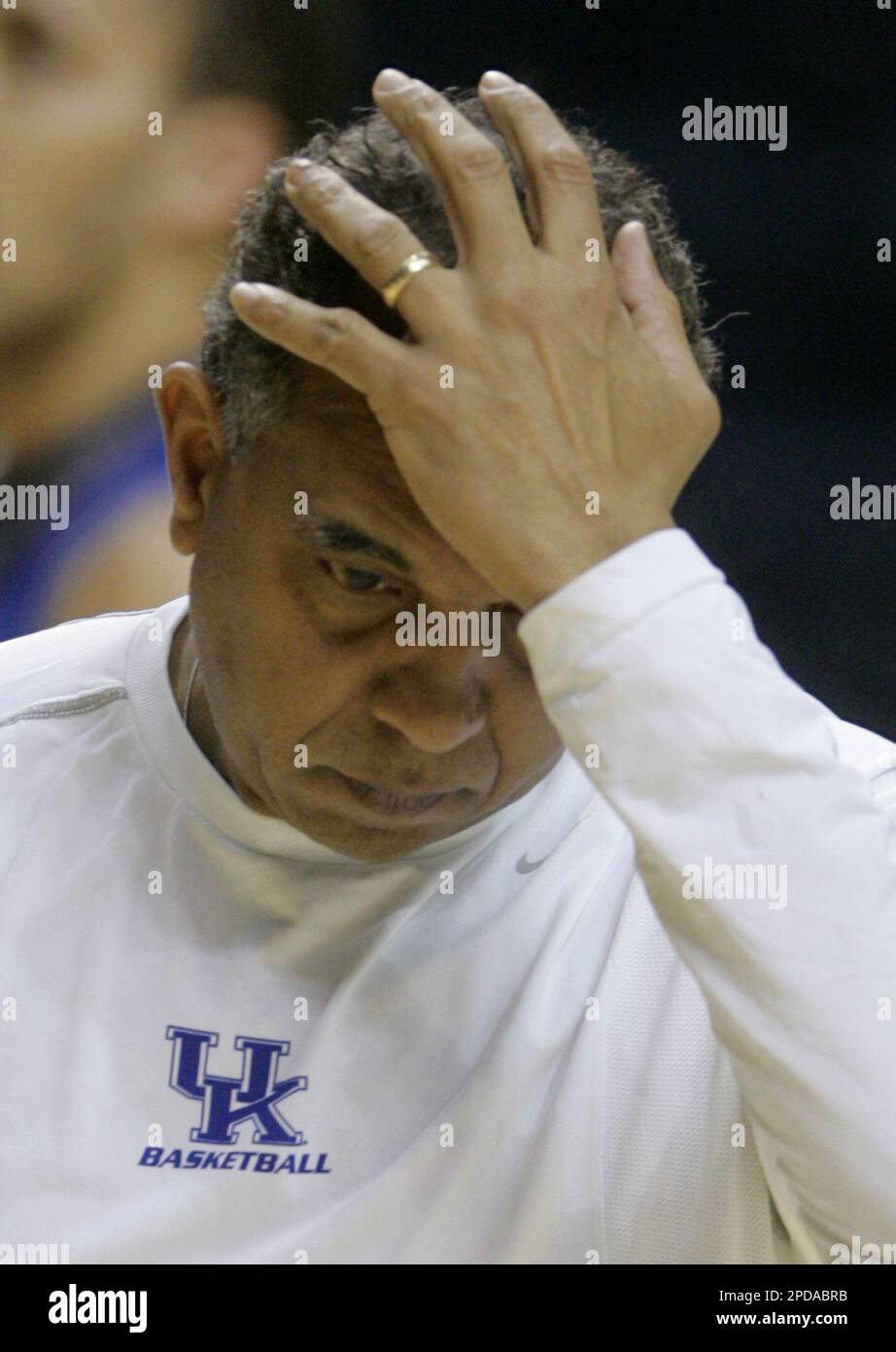 Kentucky coach Tubby Smith holds his head during his team's practice ...