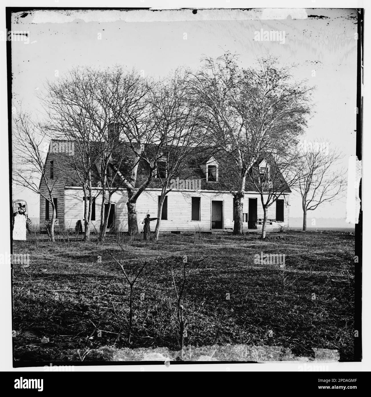 Dutch Gap, Virginia (vicinity). Deserted farm house near Dutch Gap ...
