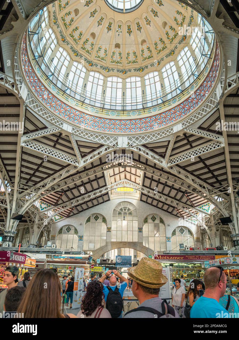 The large dome (30 metres high) inside the Central Market (Mercat ...