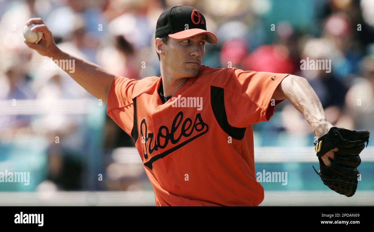 Baltimore Orioles pitcher Kris Benson pitches against the Washington ...