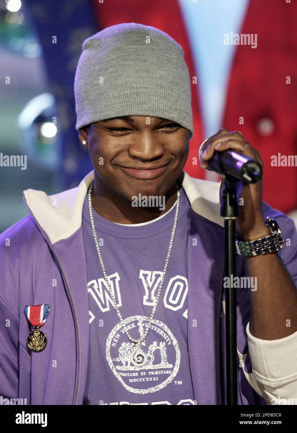 Singer Ne-Yo appears on stage during MTV's "Total Request Live" show at ...