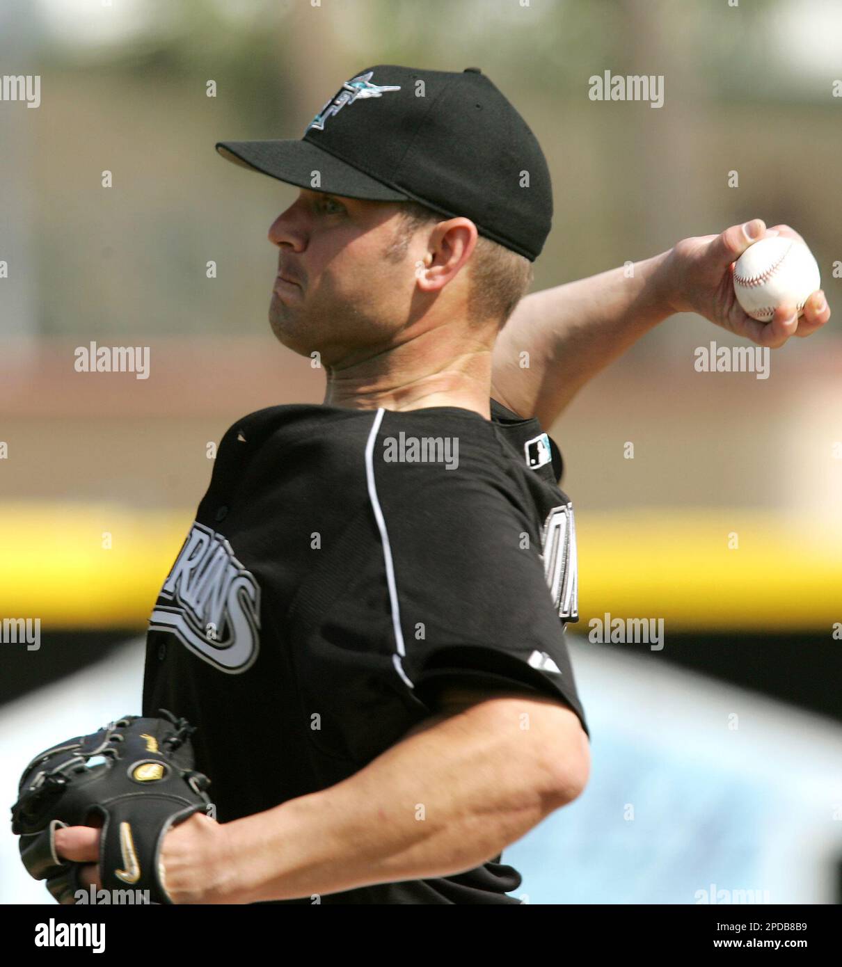 Florida Marlins' pitcher Joe Borowski throws during Major League ...