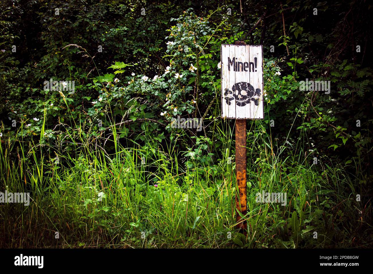 German warning land mine sign hi-res stock photography and images - Alamy