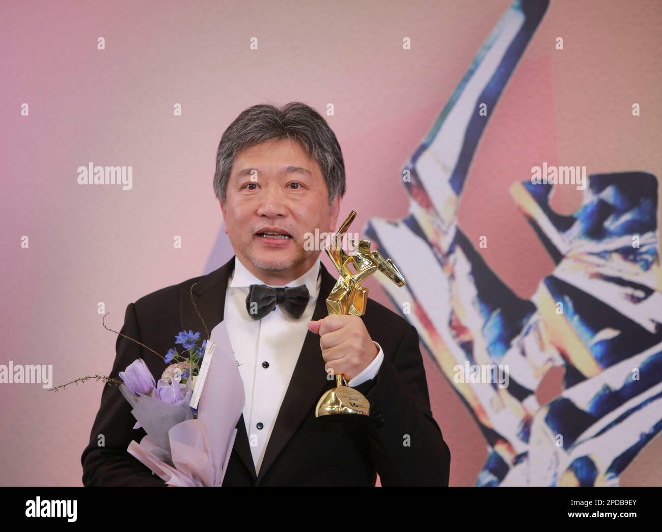 South Korean director Hirokazu Kore-eda celebrates the Best Director ...