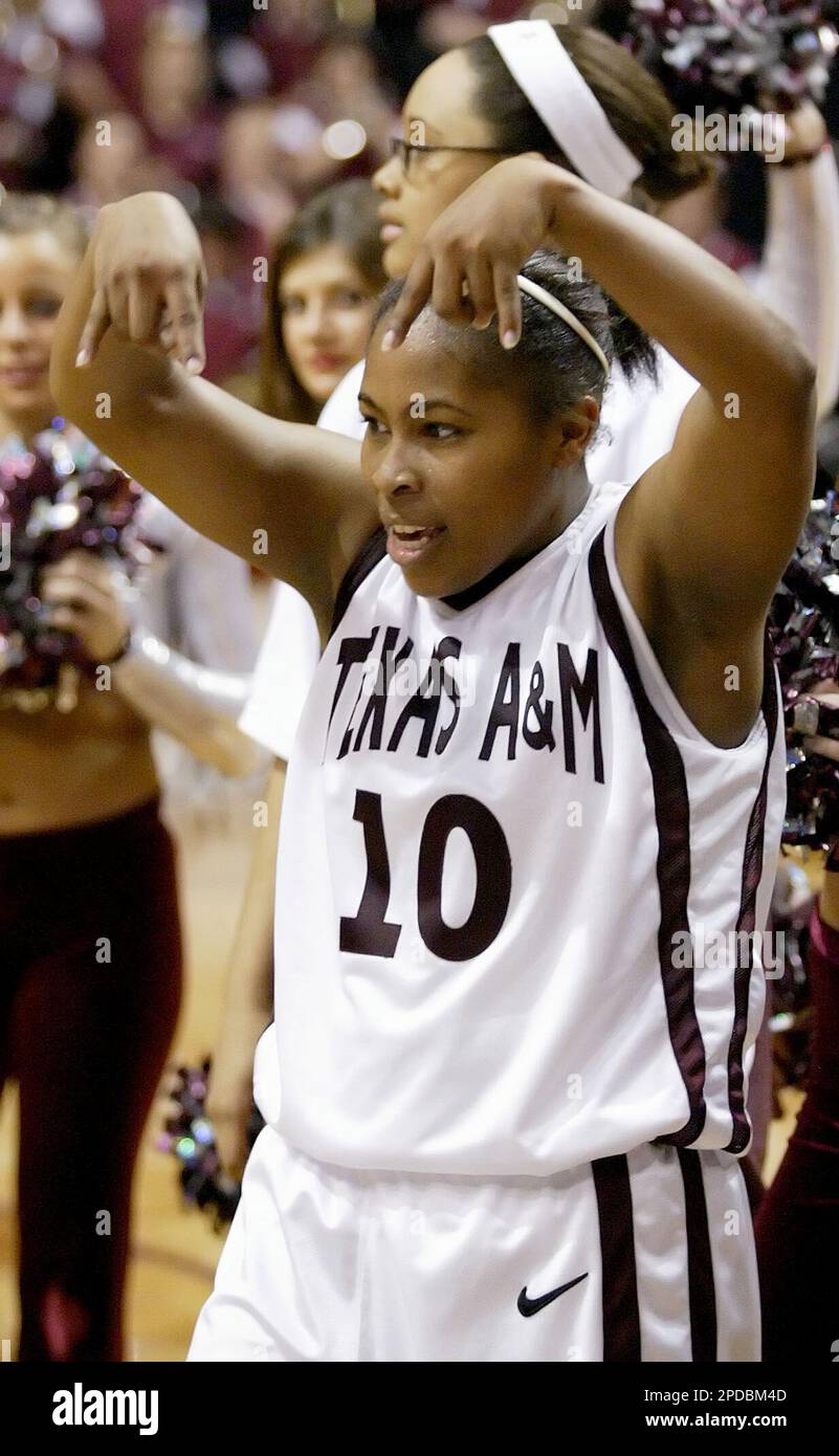 Texas A&M's A'Quonesia Franklin flashes the inverted horns taunt of ...