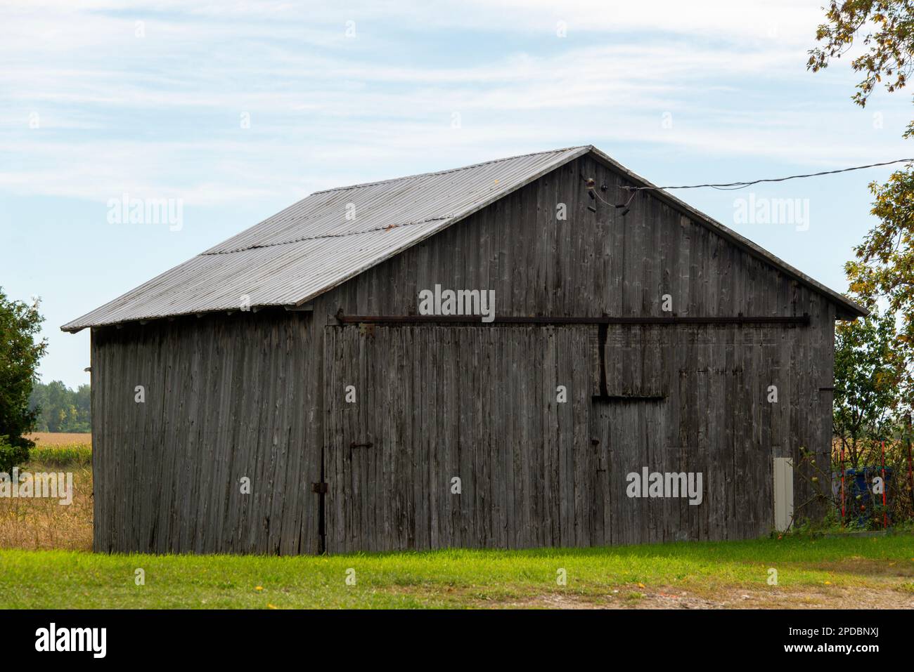 Old barn in the southern region of Quebec Stock Photo - Alamy