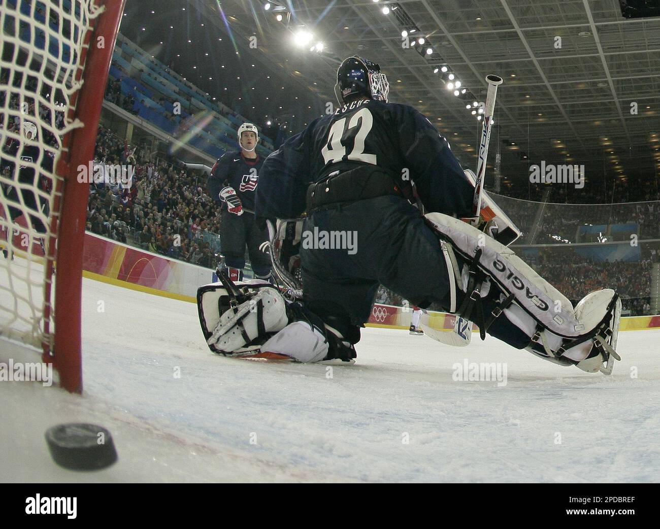 The United States' goalie Robert Esche (42) reacts eafter giving up a ...