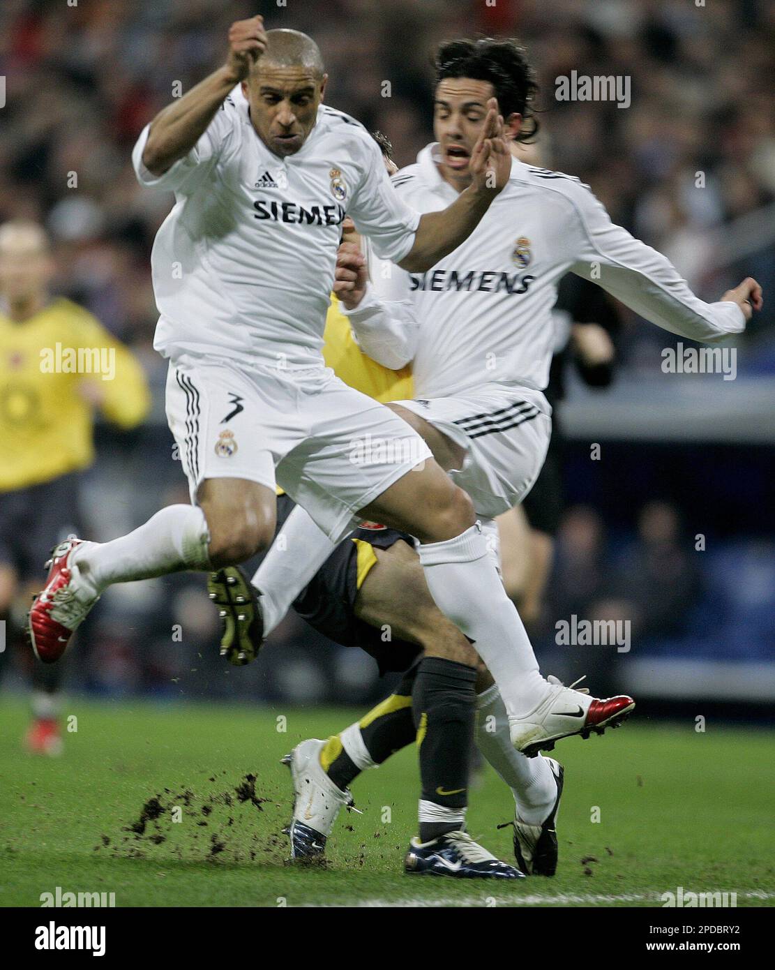 Real Madrid players Roberto Carlos, from Brazil, and Alvaro Mejia ...