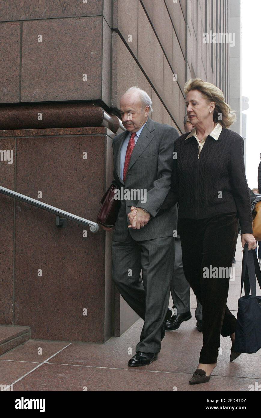 Former Enron CEO Kenneth Lay and his wife Linda go for lunch in week ...