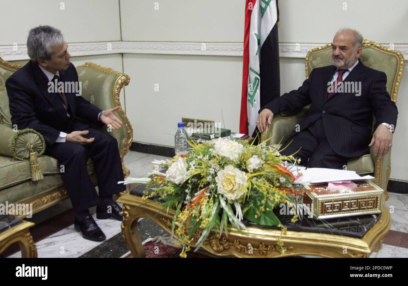Iraqi Prime Minister Ibrahim Jaafari, right, meets with Japanese ...