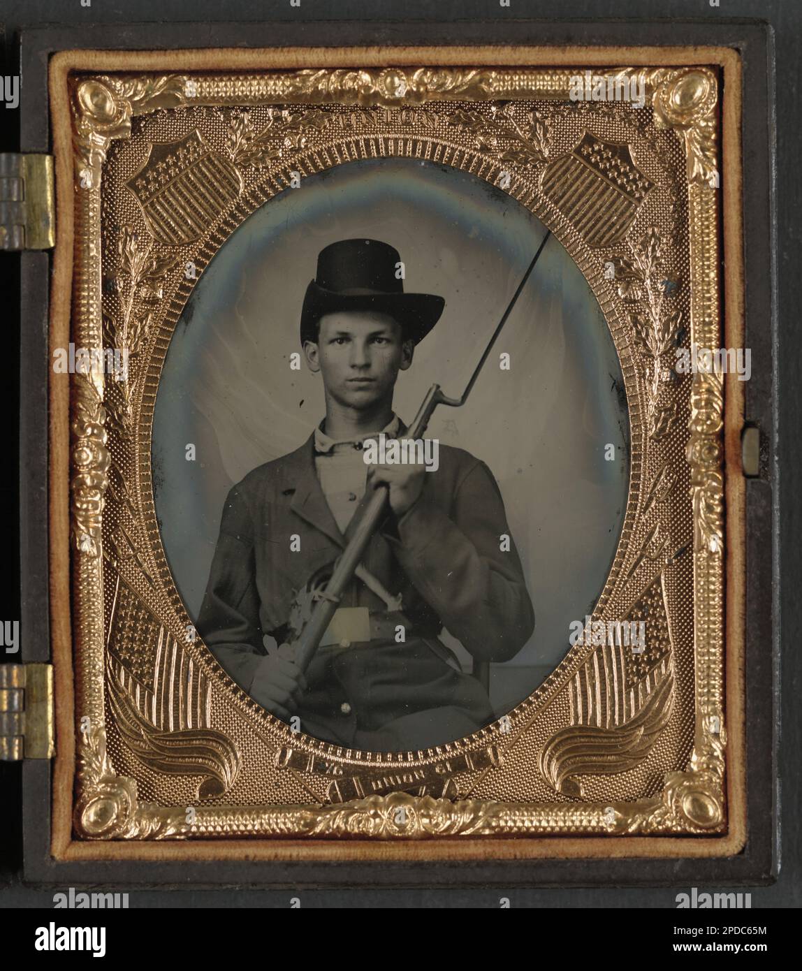 Two unidentified soldiers in Union uniforms with bayoneted muskets ...