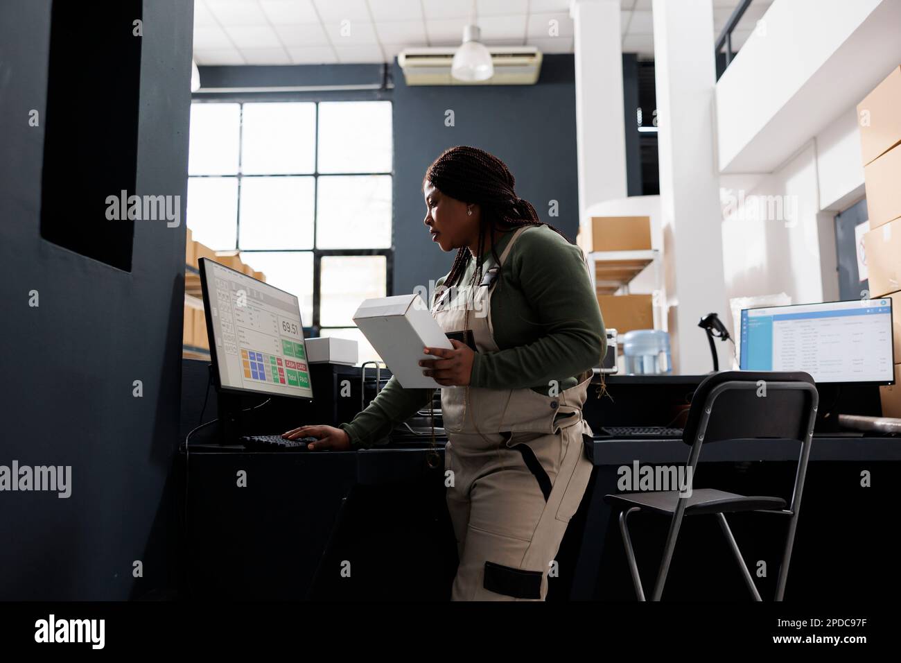Factory stockroom boxes on shelf hi-res stock photography and images ...