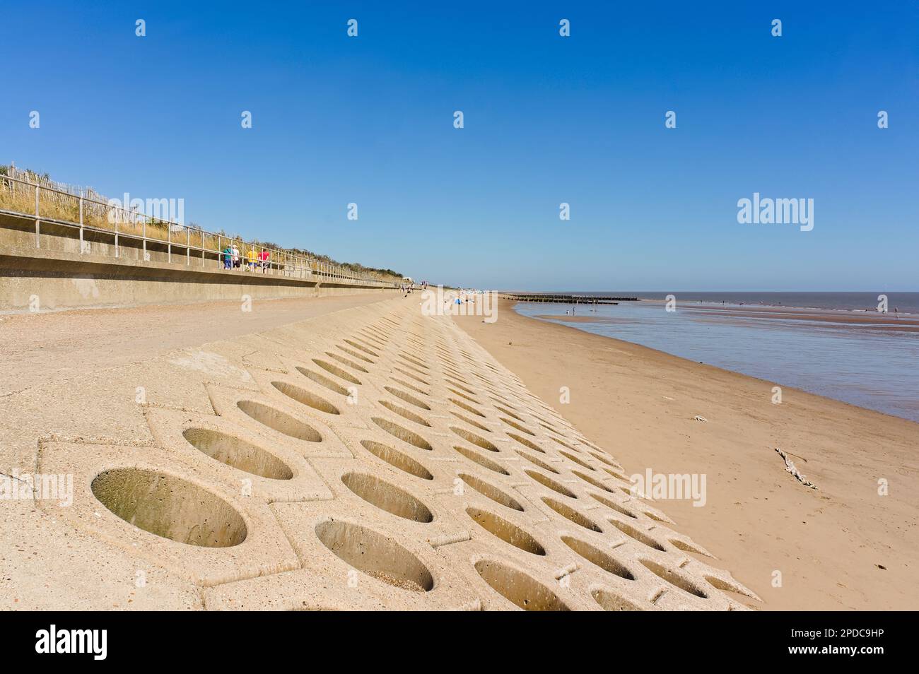 Beach flood barrier hi-res stock photography and images - Alamy