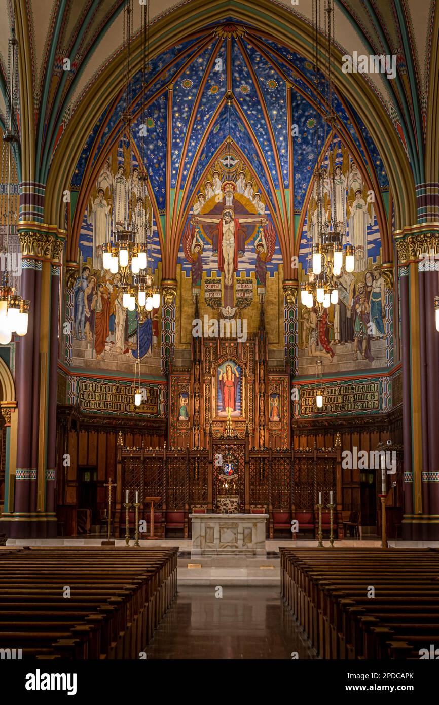 Interior of a chapel in a Gothic Catholic Cathedral Stock Photo - Alamy