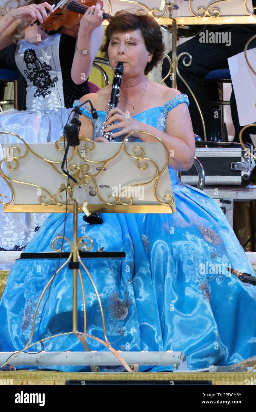 Tour 2023 concert hi-res stock photography and images - Alamy