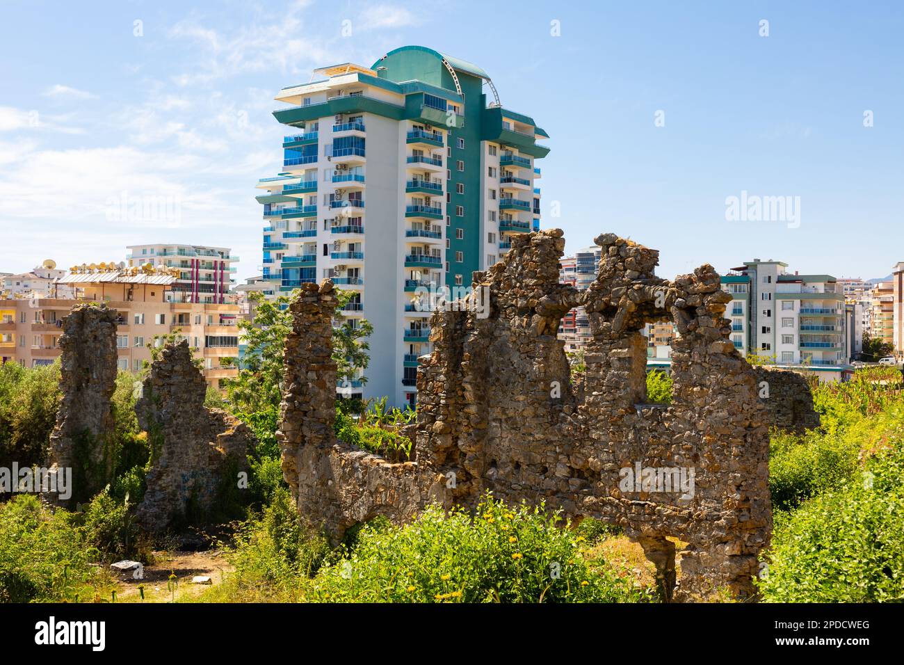 Modern city among ancient ruins hi-res stock photography and images - Alamy
