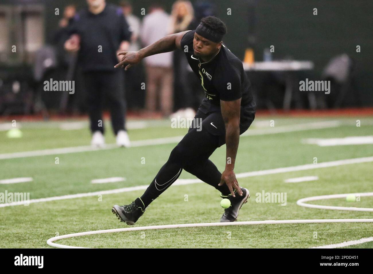 Oregon football player DJ Johnson (2) participates in a position drill ...