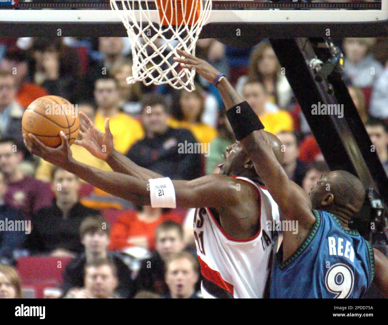 Portland Trail Blazers' Ruben Patterson (21) shoots against Minnesota ...