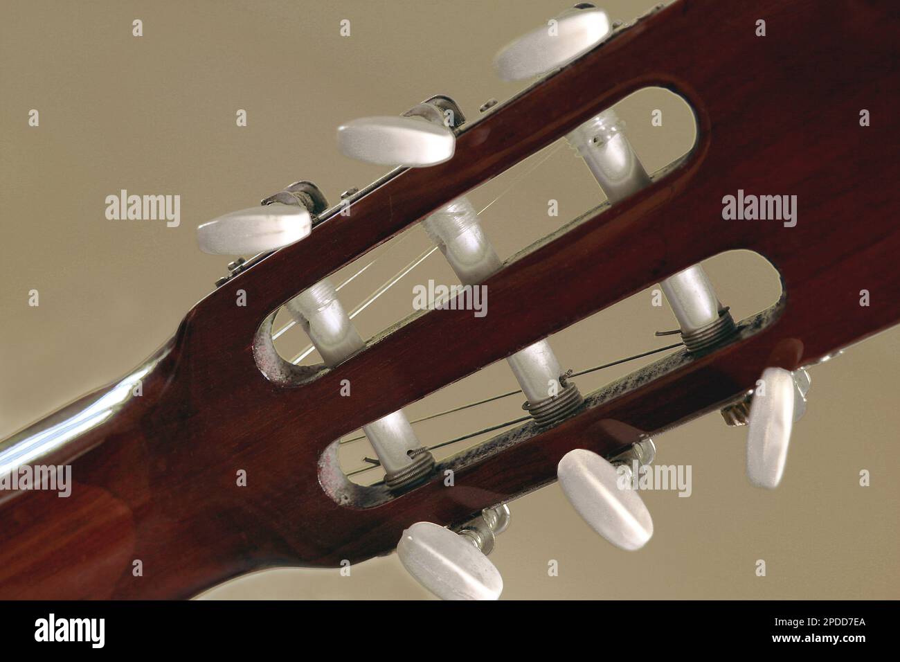 Bridge chord hi-res stock photography and images - Alamy