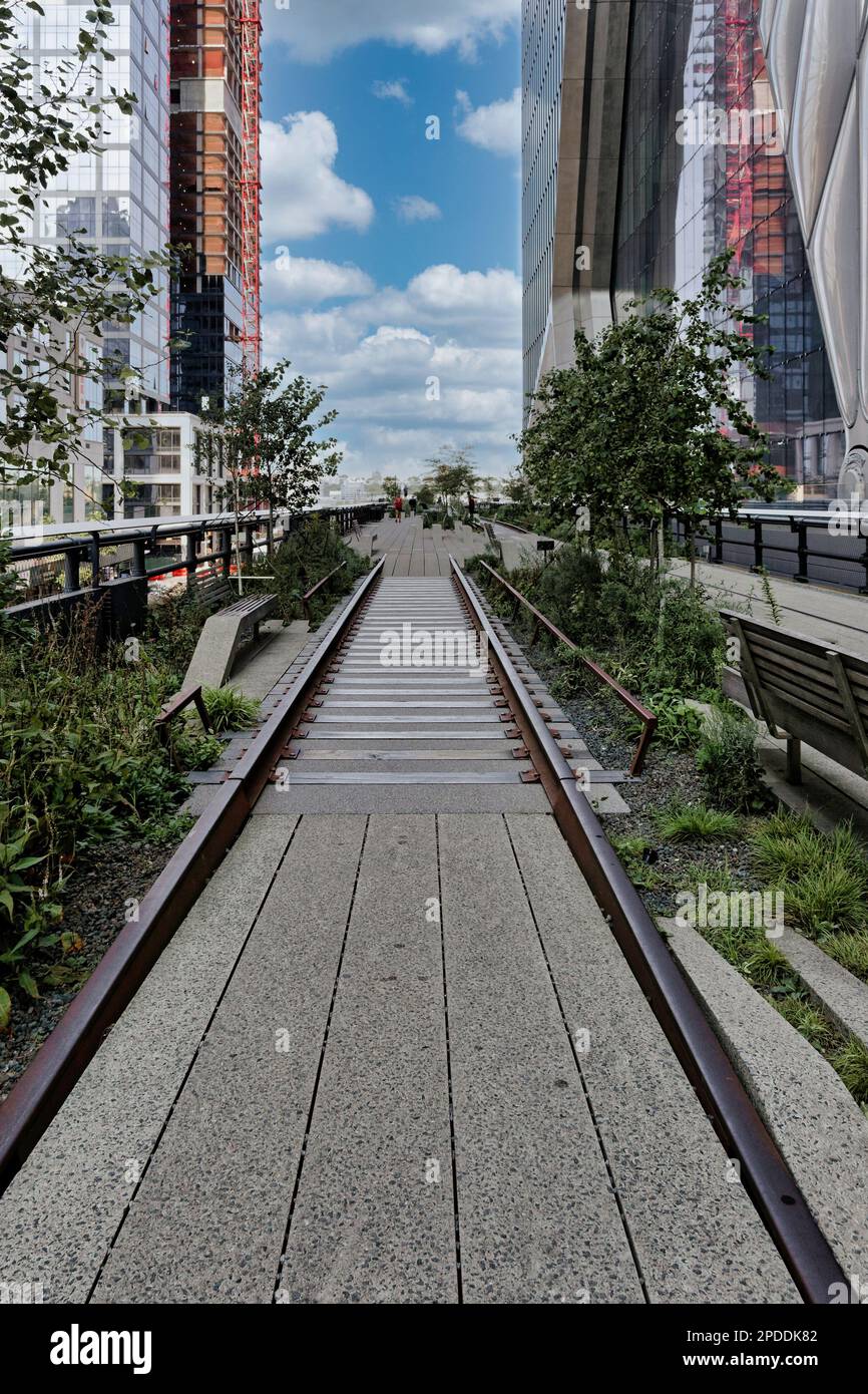 Tracks Crossing the High Line Stock Photo - Alamy