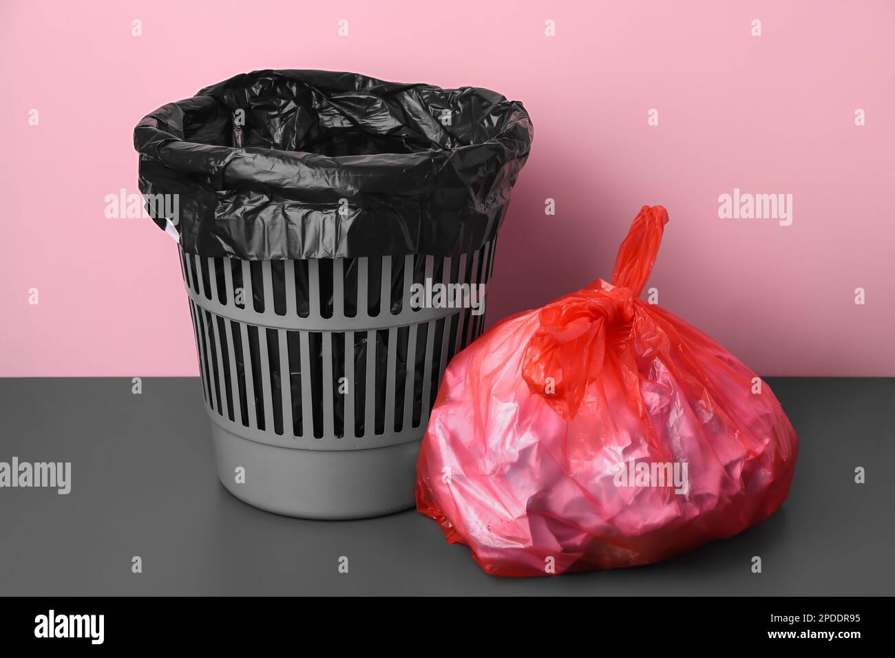 Pink eco bag black hi-res stock photography and images - Alamy