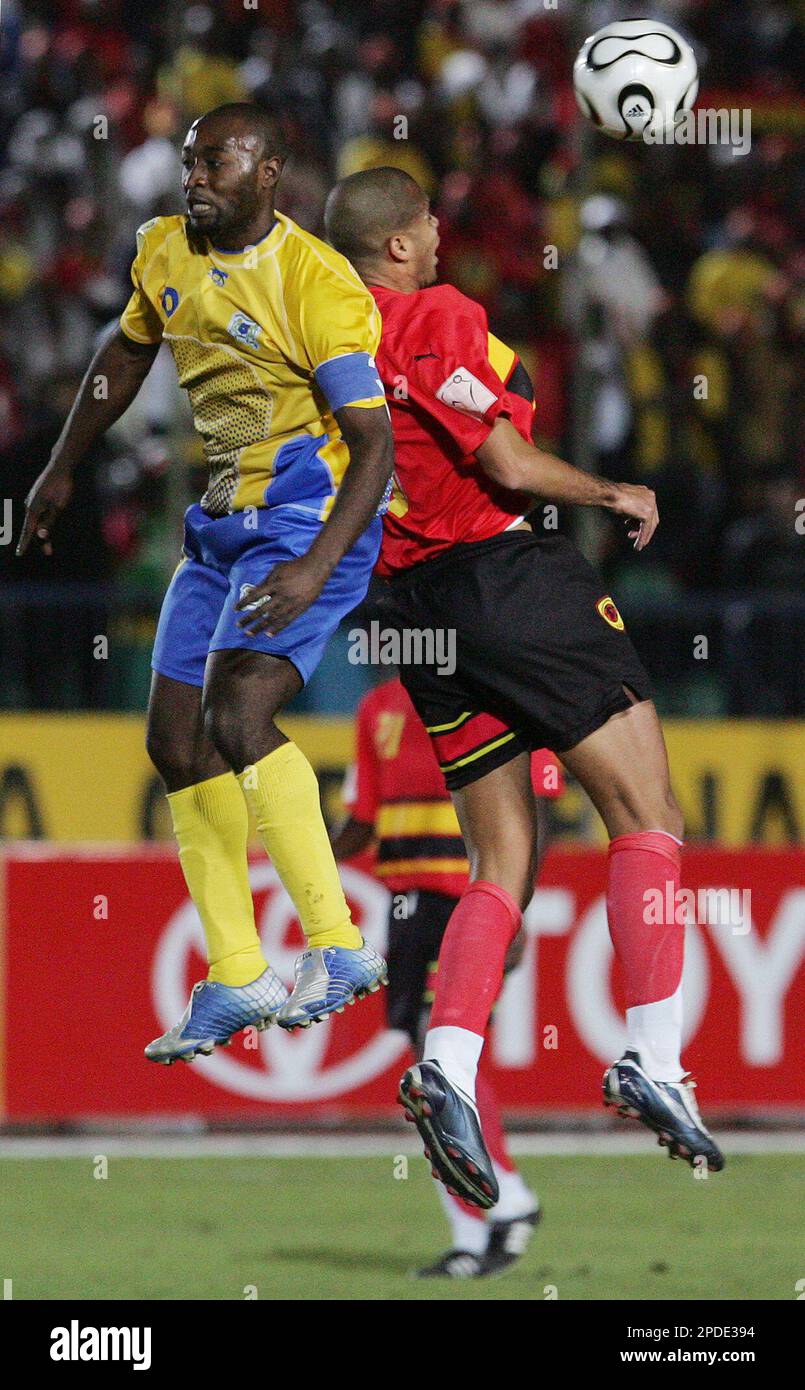 Congo's team captain Lomana Lua Lua, left, fights for the ball with ...