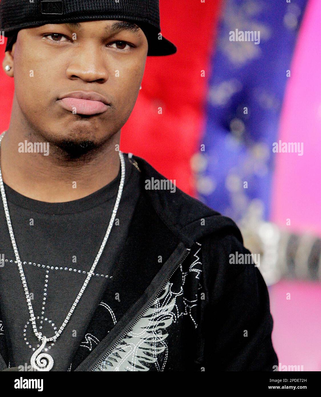 Rapper Ne-Yo appears on MTV's 'Total Request Live' show at the MTV ...