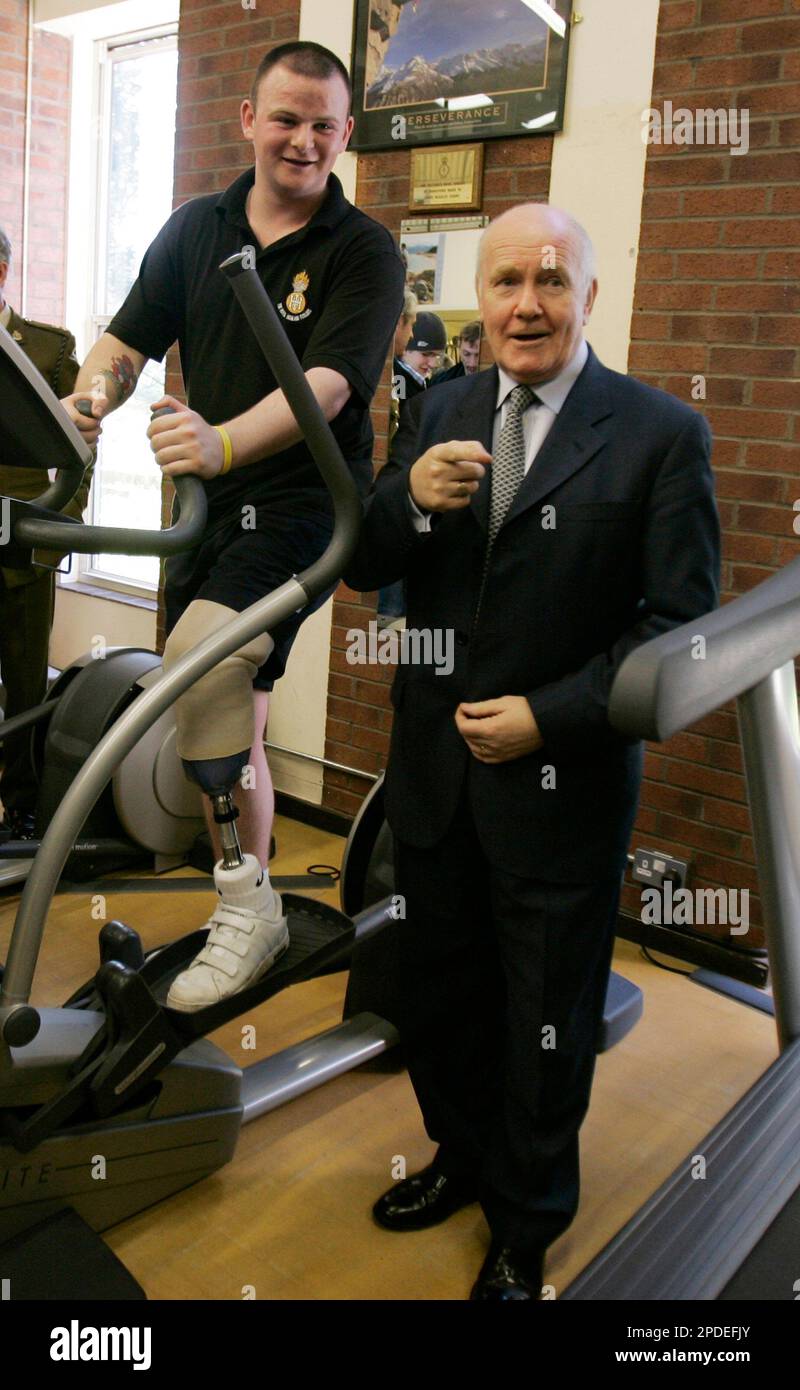 Fusillier Raymond Hurst, left, of the Royal Highland Fusilliers talks ...