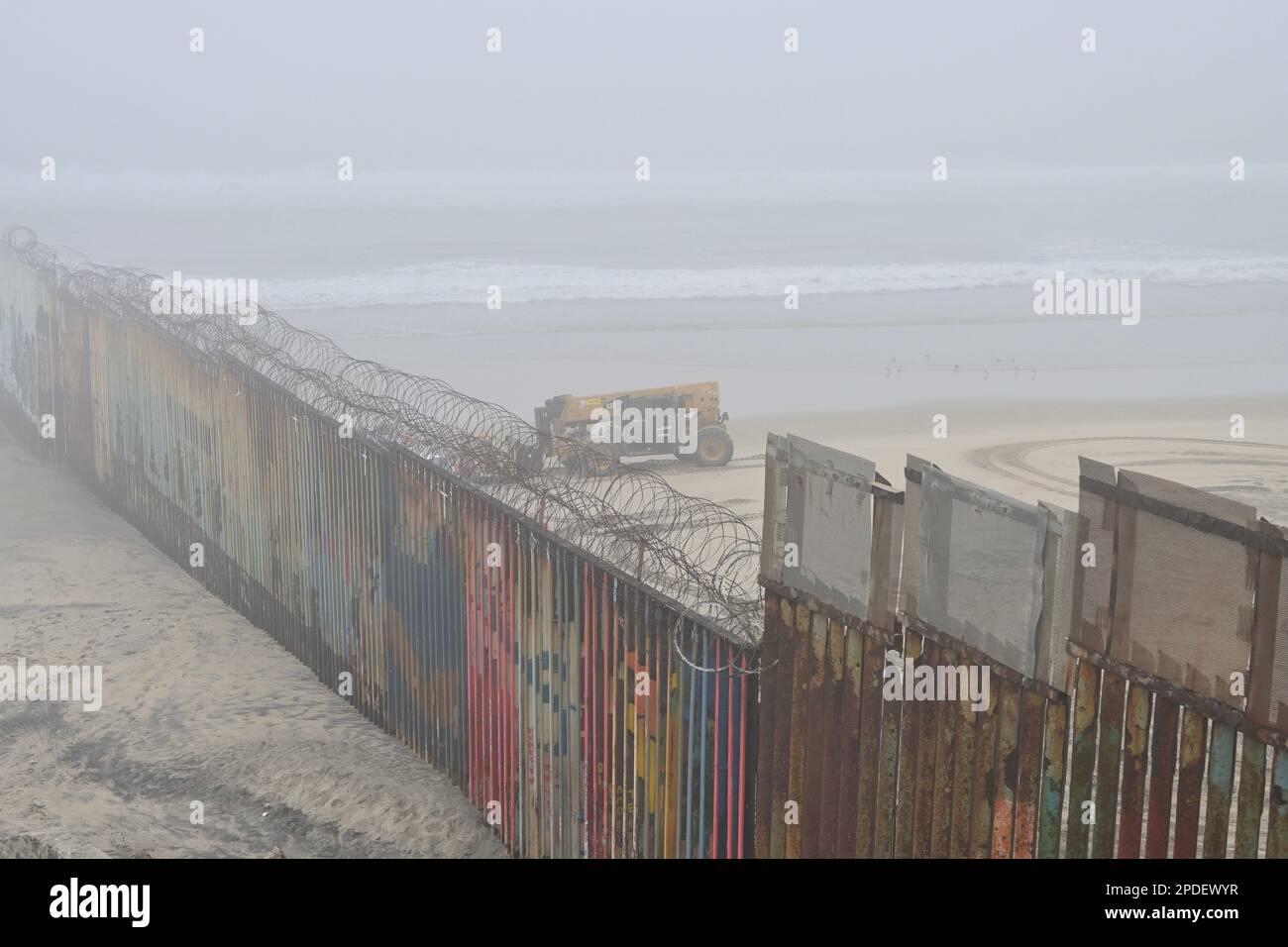 A new border fence construction has begun at the U.S.-Mexico border on ...