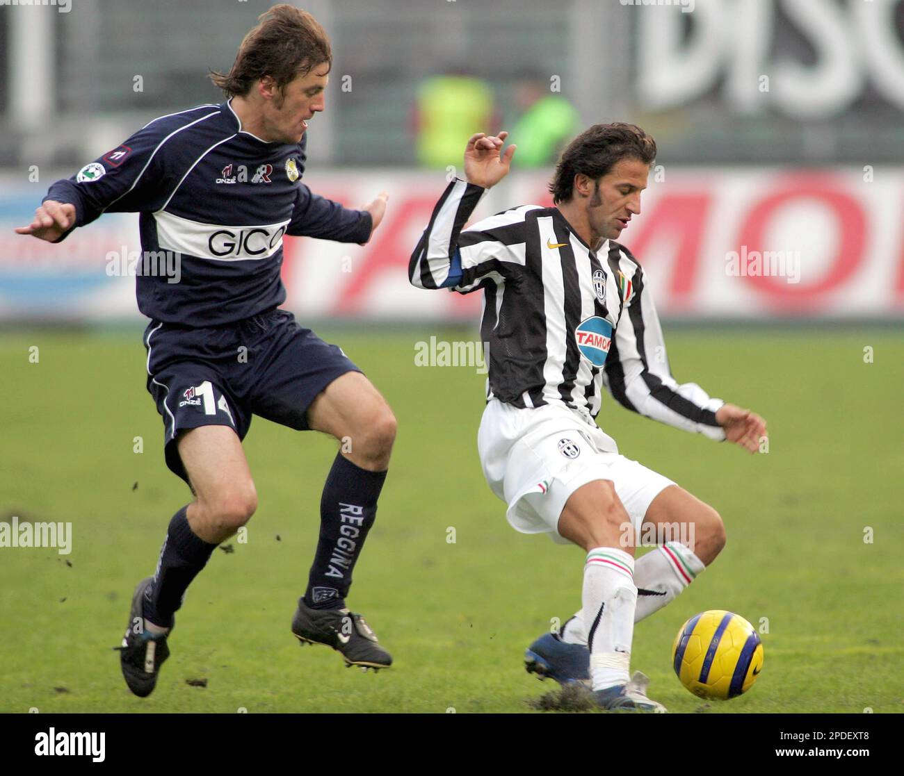 Juventus' Alessandro Del Piero , right, in action with Reggina's Ivan Franceschini during the ...