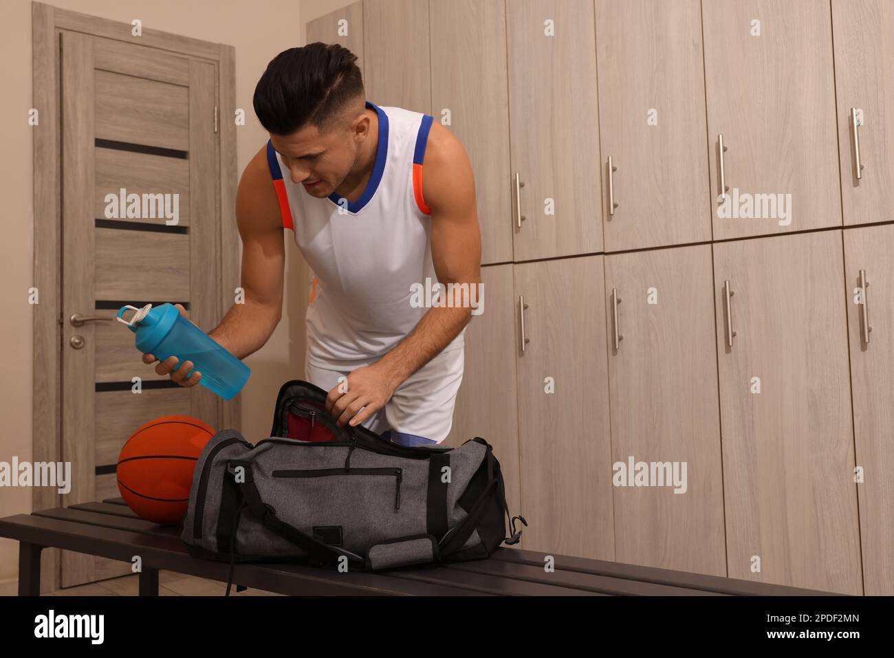 Ball shaker hi-res stock photography and images - Alamy