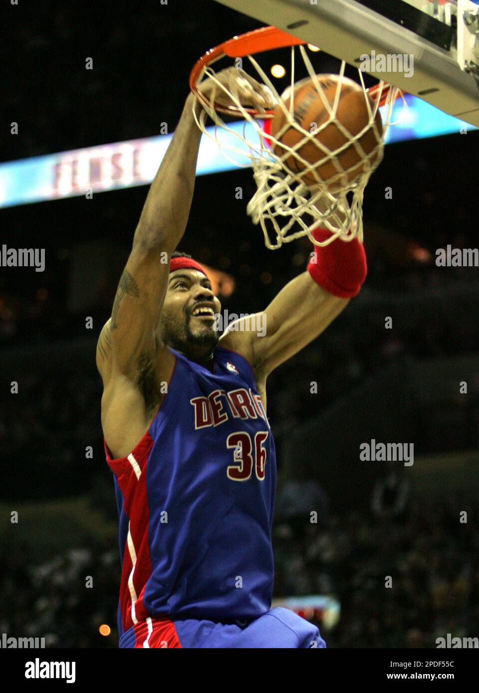 Detroit Pistons' Rasheed Wallace dunks in the second quarter of NBA ...