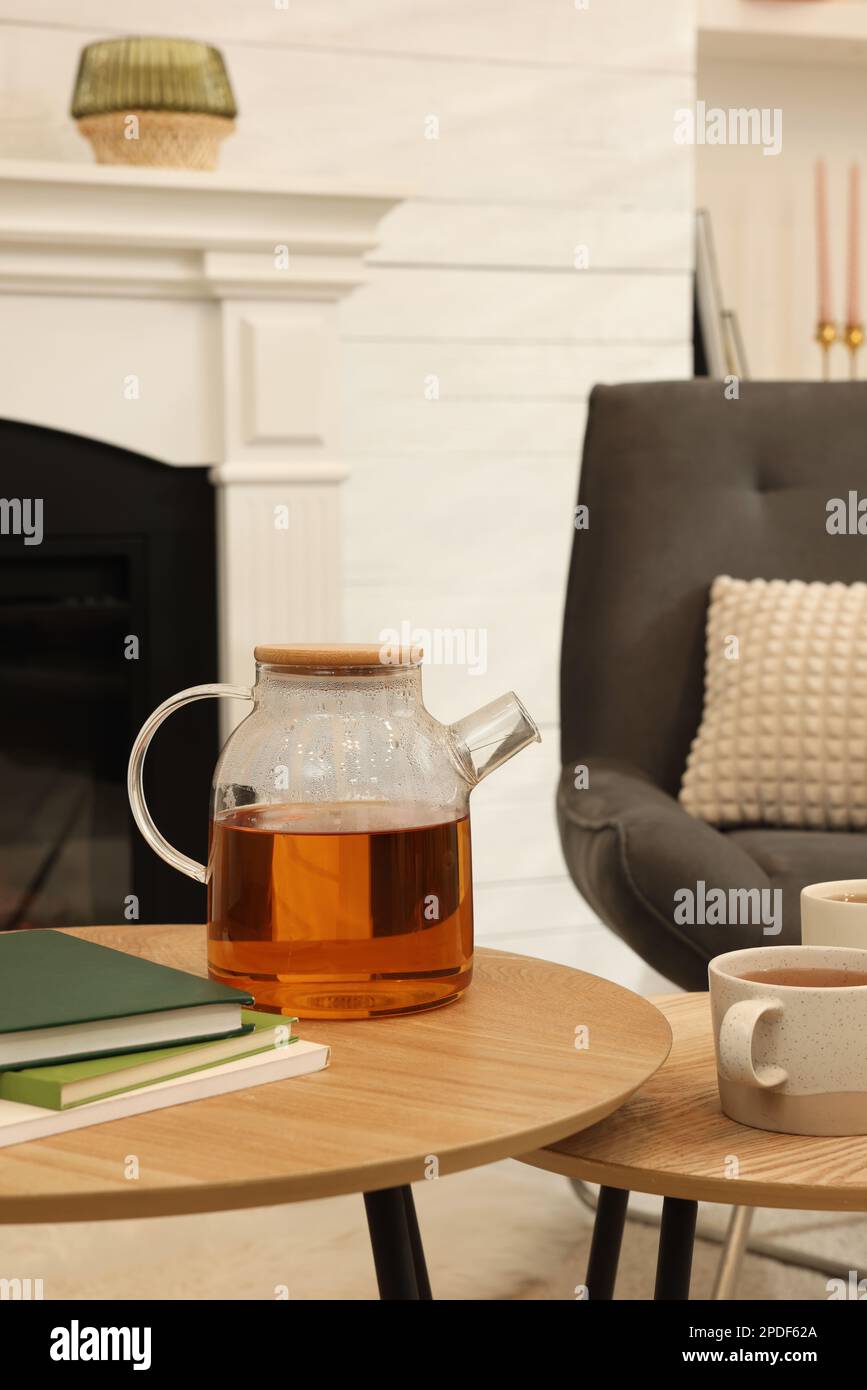 Tables wooden tea hi-res stock photography and images - Alamy