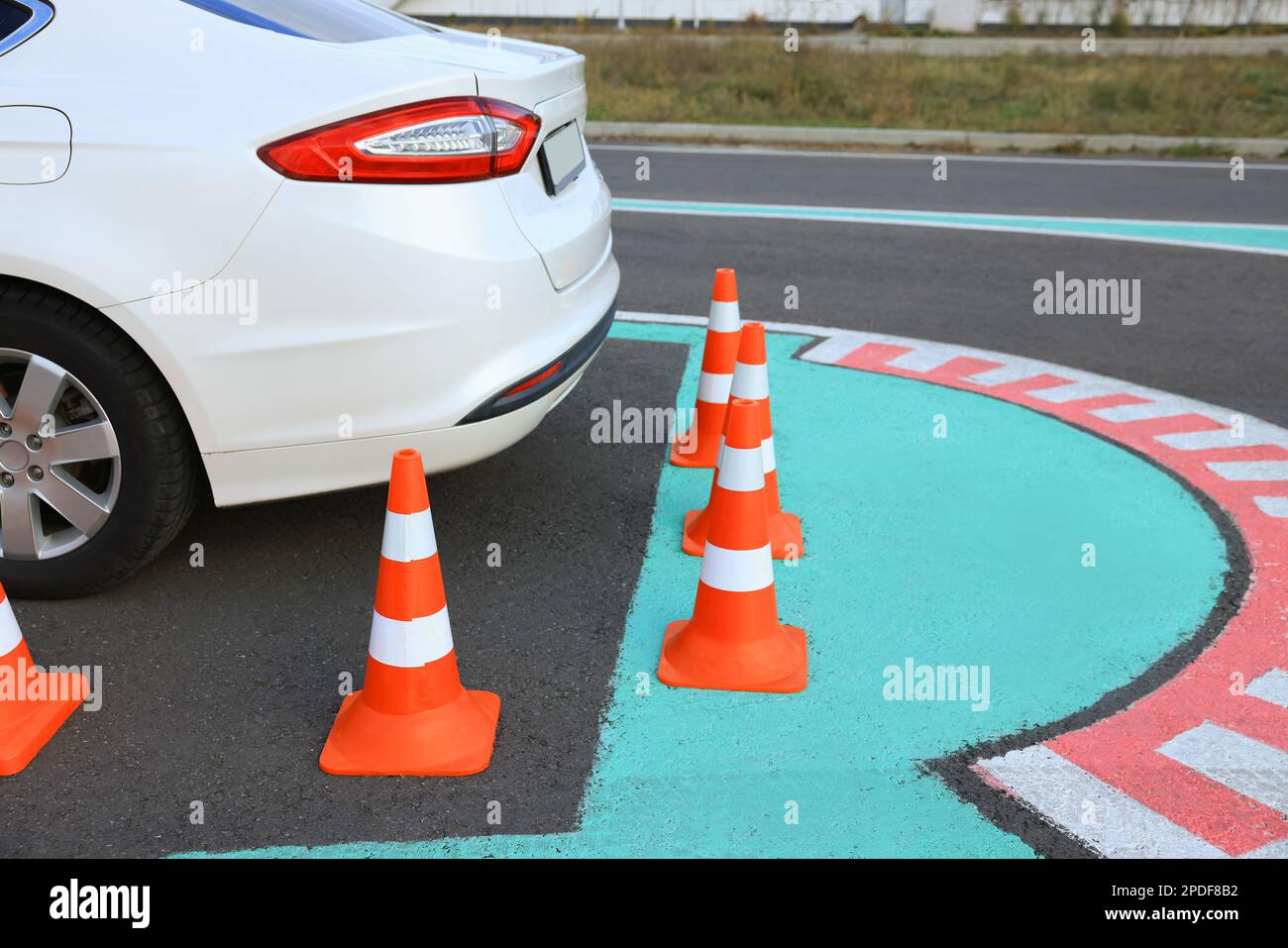 Car parking outside school hi-res stock photography and images - Alamy