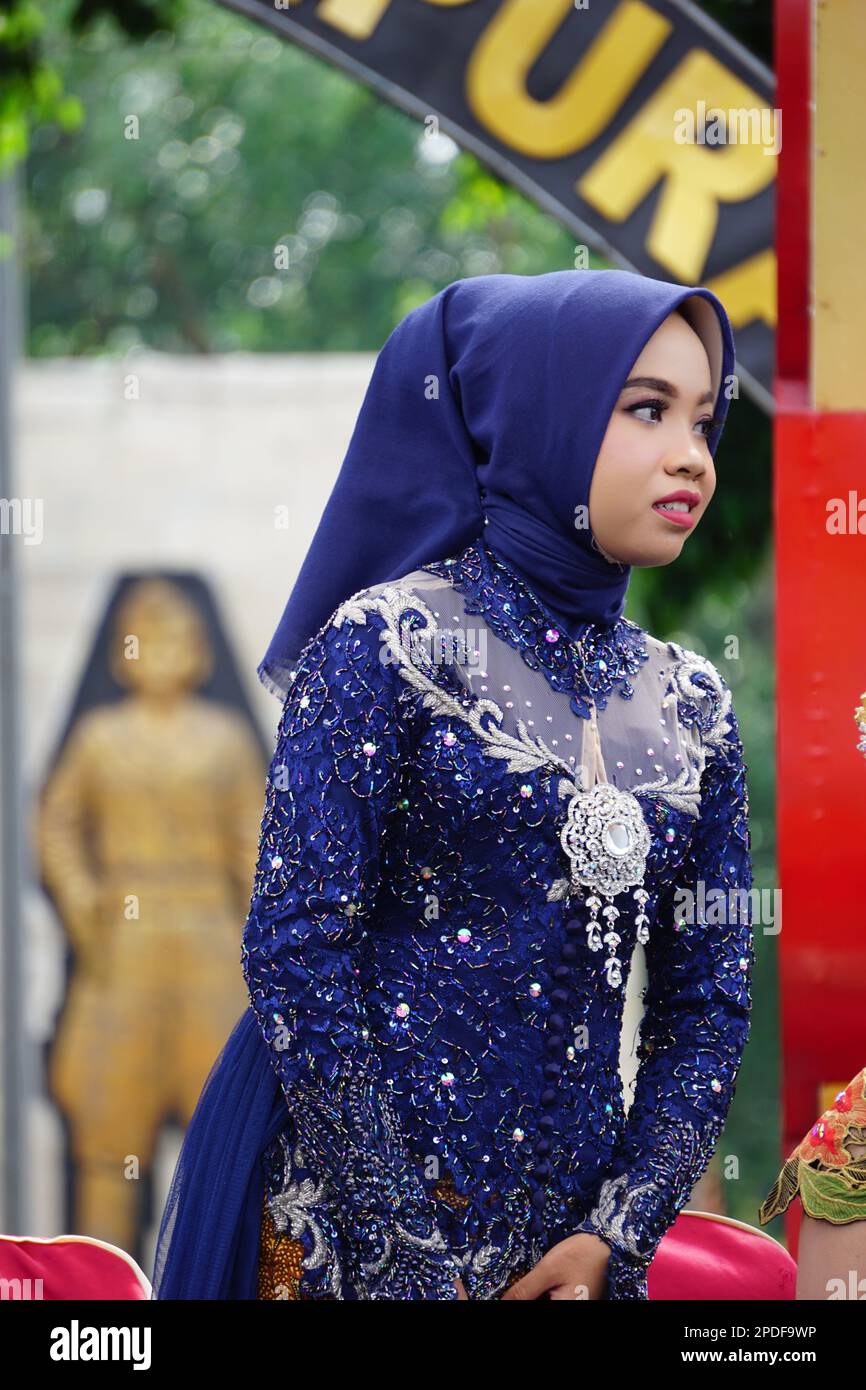Indonesian with a Javanese wedding dress Stock Photo - Alamy