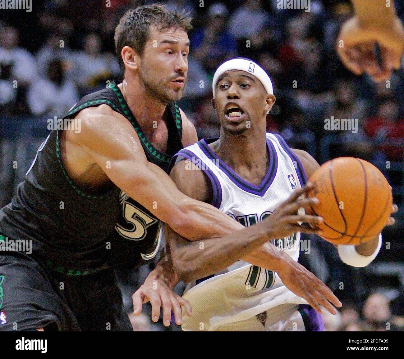 Minnesota Timberwolves' Marko Jaric of Serbia-Montenegro fouls ...
