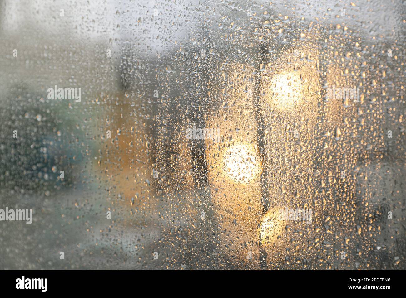 Foggy window hi-res stock photography and images - Alamy
