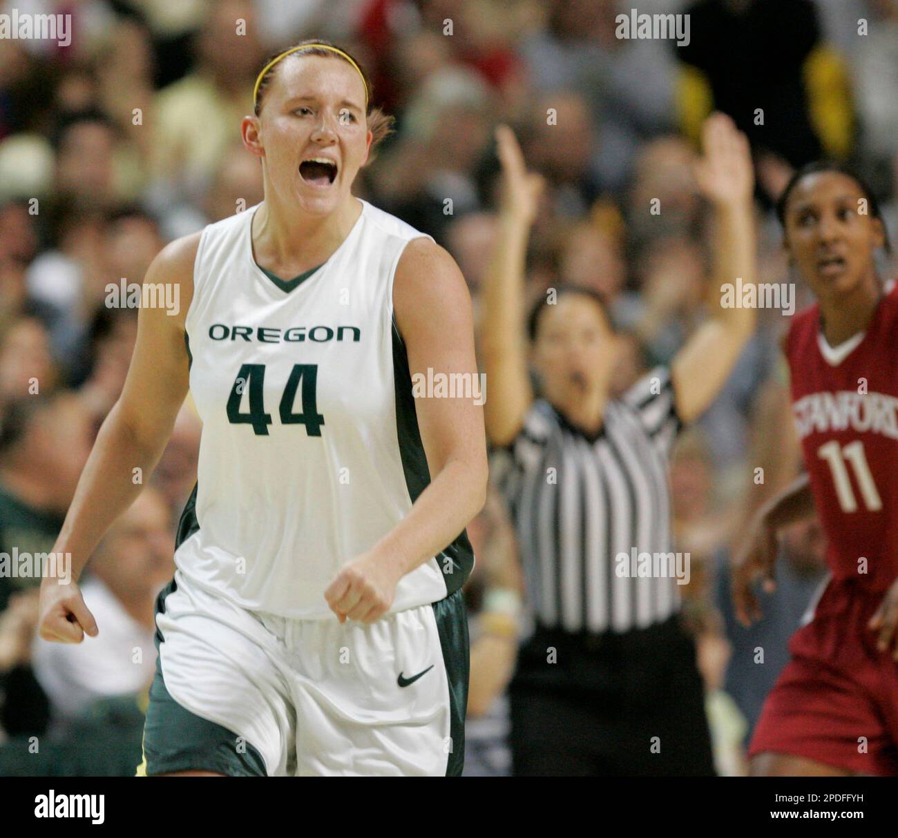 Oregon's Chelsea Wagner (44) celebrates one of her two first-half three ...