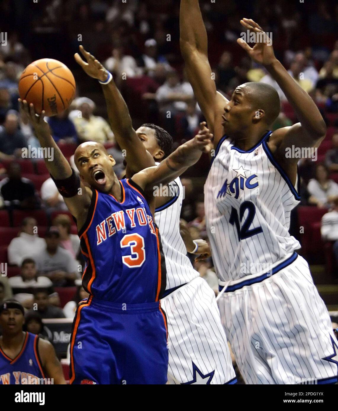New York Knicks' Stephon Marbury (3) drives to the basket against ...