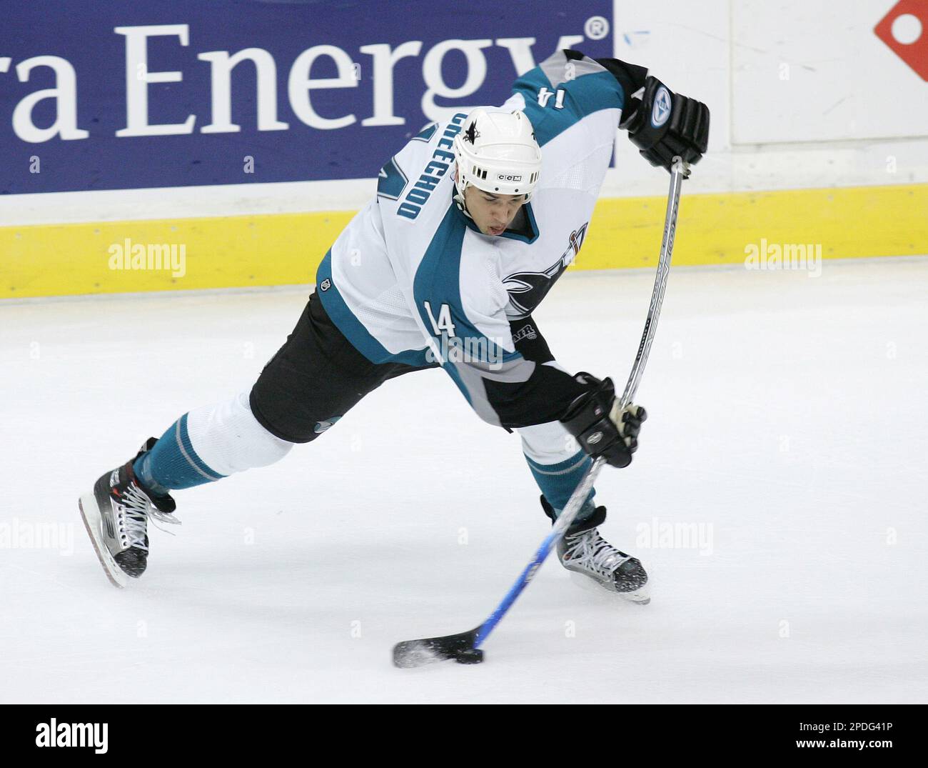 San Jose Sharks Jonathan Cheechoo shoots the puck during the third ...