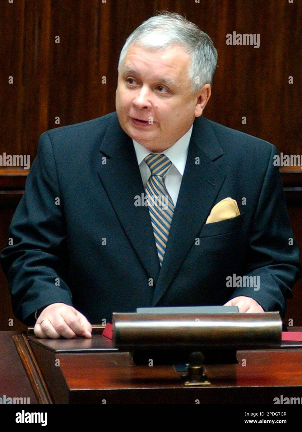 New Polish president Lech Kaczynski addresses the National Assembly ...