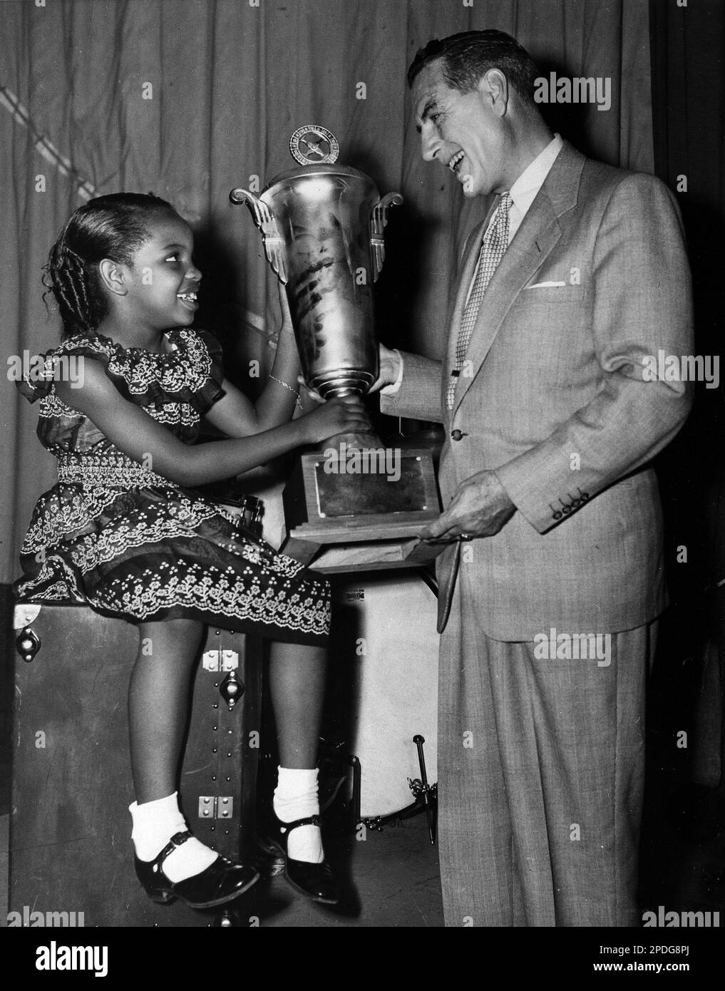 Ted Mack, right, master of ceremonies for "The Original Amateur Hour ...