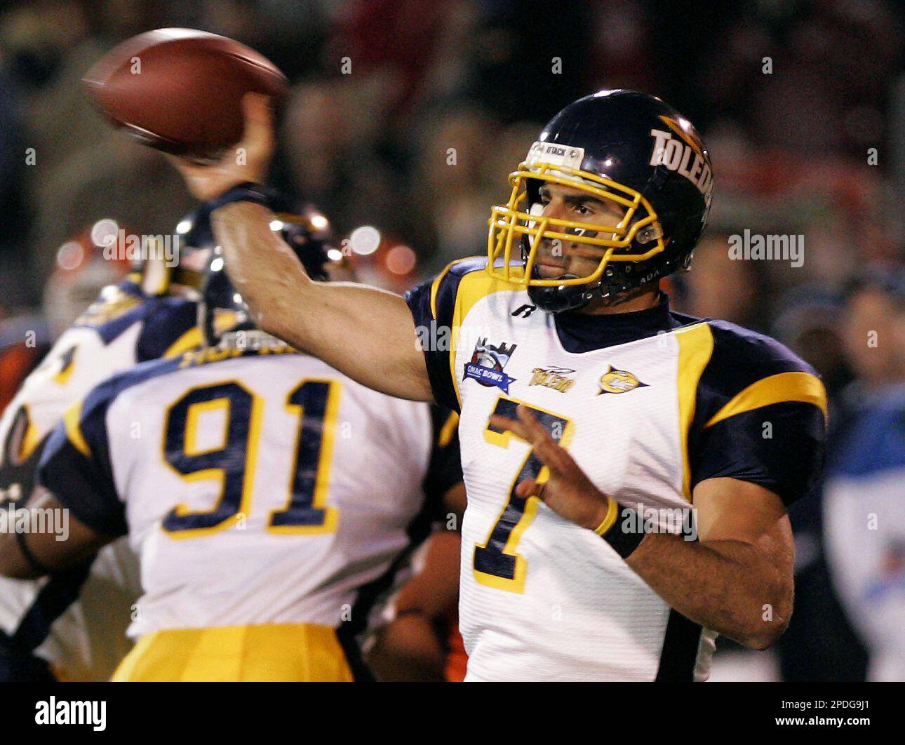 Toledo quarterback Bruce Gradkowski fires a pass against Texas-El Paso ...