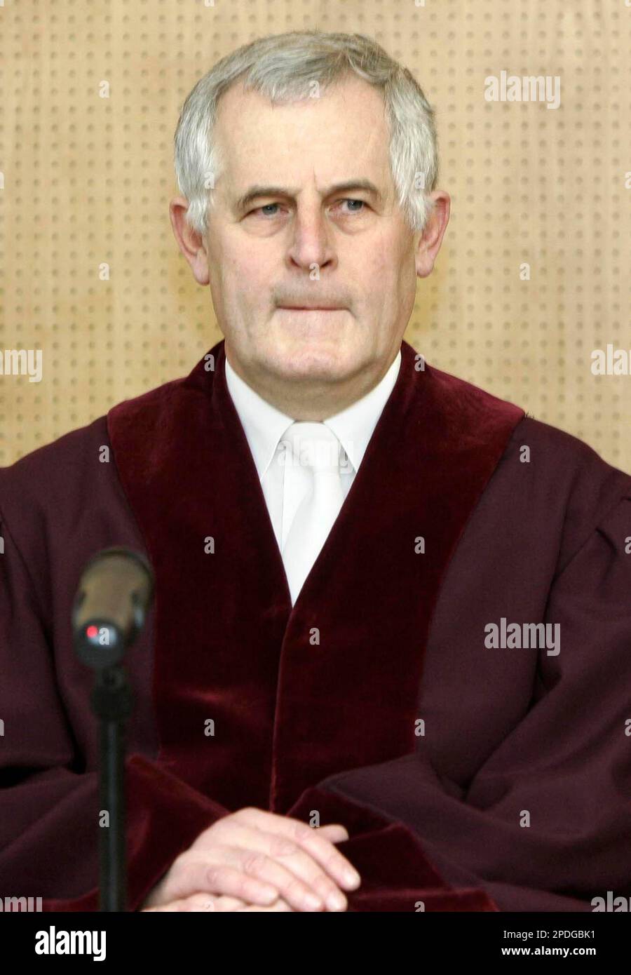 Klaus Tolksdorf, Vorsitzender Richter des 3. Strafsenats, sitzt am ...