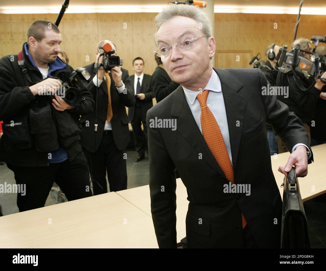 Der ehemalige Mannesmann-Chef Klaus Esser verlaesst am Mittwoch, 21 ...