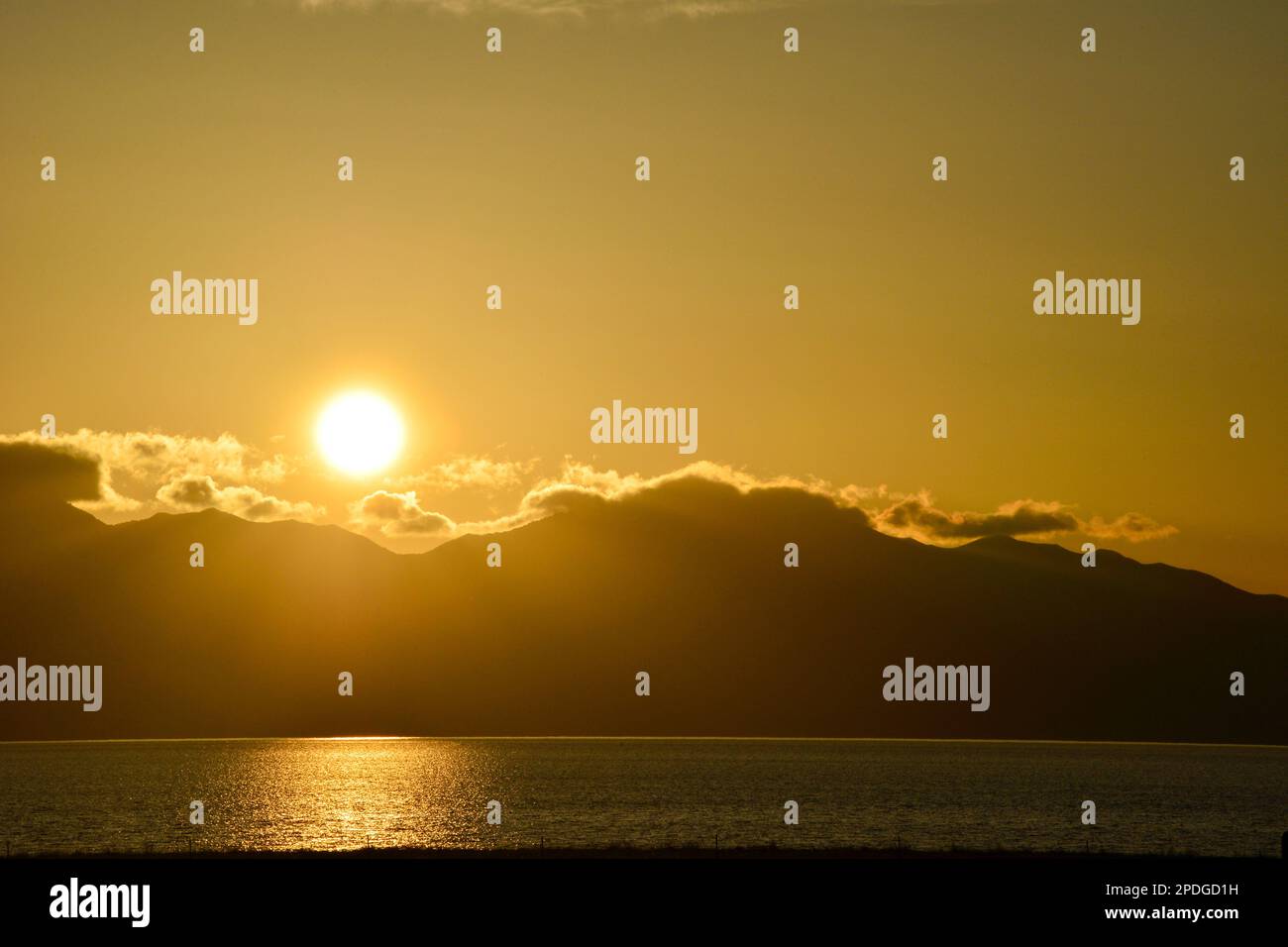the mountains and waters around Tarim Lake are a unique and beautiful ...