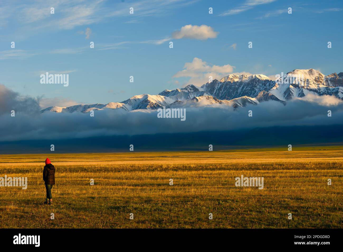 the mountains and waters around Tarim Lake are a unique and beautiful ...