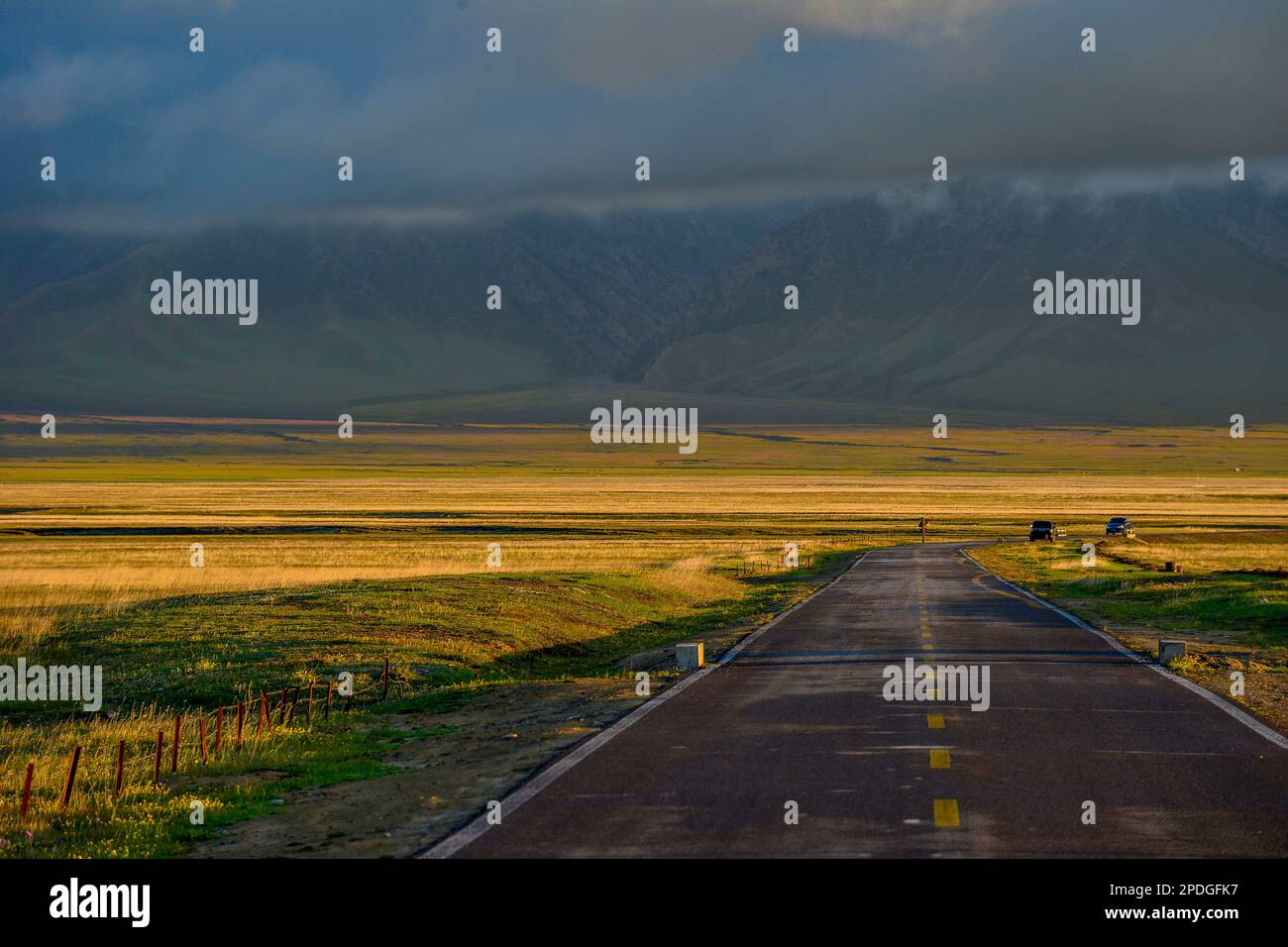 the mountains and waters around Tarim Lake are a unique and beautiful ...