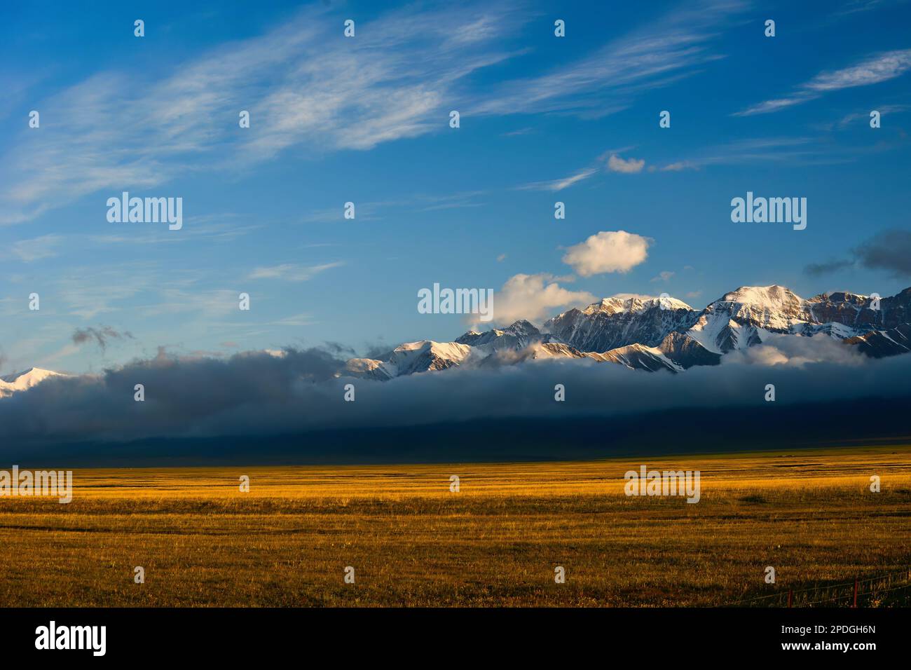 the mountains and waters around Tarim Lake are a unique and beautiful ...