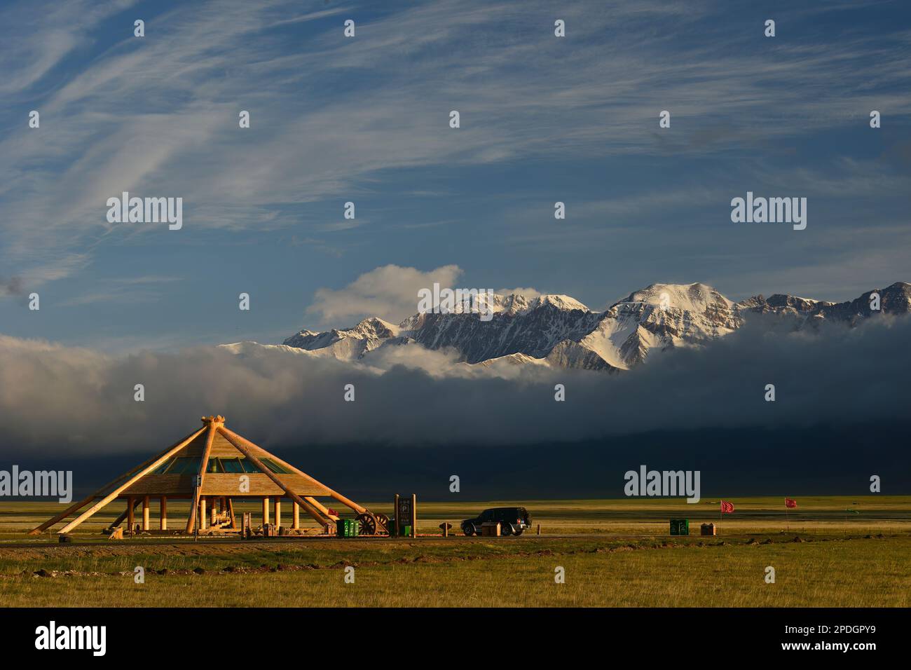 the mountains and waters around Tarim Lake are a unique and beautiful ...